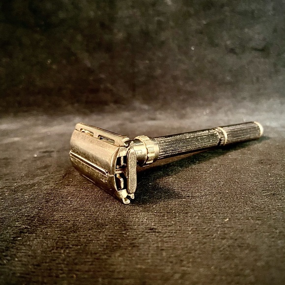 gillette | Grooming | Gillette Black Beauty Razor | Poshmark